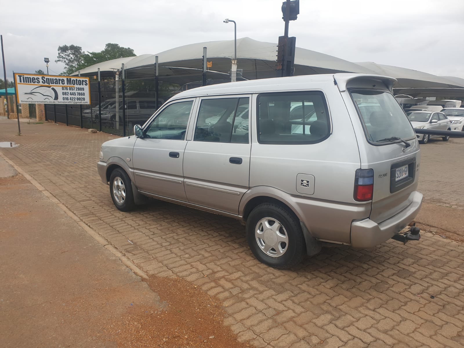 TOYOTA CONDOR 2400i | Times Square Motors